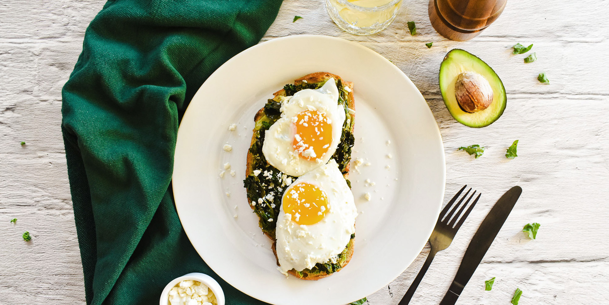 Avocado Toast with Eggs, Kale & Feta - Yuka